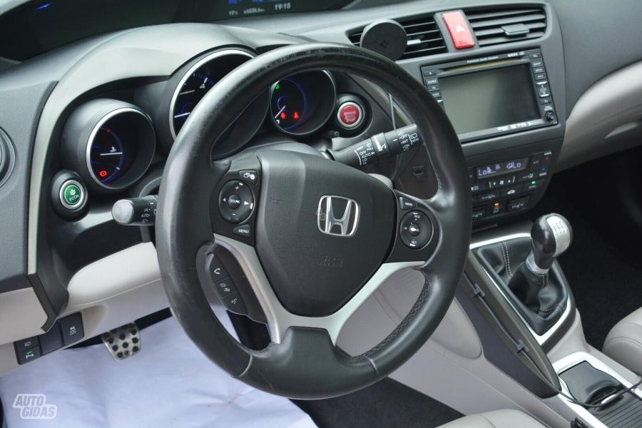 Black Honda Civic 2012 in Klaipeda, with an engine capacity of 2.20 L and mileage of 235 thousand km for 5650 €, photo 16 on AUTOMOTO.COM.LV