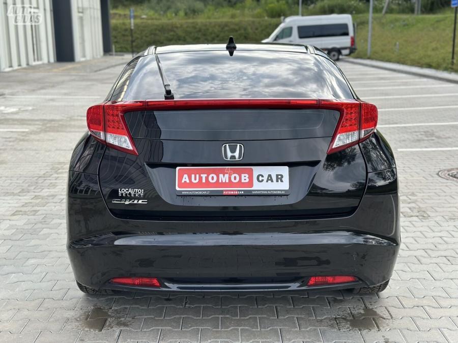 Melns Honda Civic 2013 Viļņa, ar dzinēja tilpumu 1.60 L un nobraukumu 104 tūkst. km par 7250 €, foto 6 vietnē AUTOMOTO.COM.LV