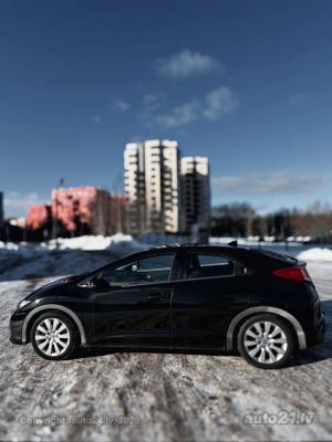 Black Honda Civic 2013 in Tallinn, with an engine capacity of 2.20 L and mileage of 236 thousand km for 6000 €, photo 2 on AUTOMOTO.COM.LV