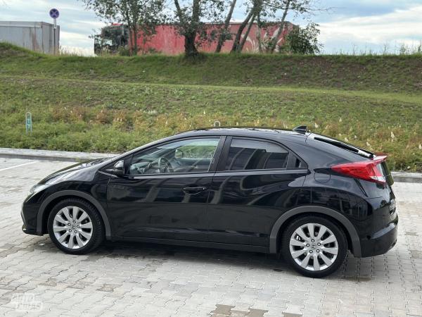 Black Honda Civic 2013 in Vilnius, with an engine capacity of 1.60 L and mileage of 104 thousand km for 7250 €, photo 9 on AUTOMOTO.COM.LV