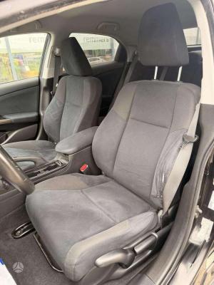 Black Honda Civic 2013 in Vilnius, with an engine capacity of 1.60 L and mileage of 104 thousand km for 6950 €, photo 11 on AUTOMOTO.COM.LV