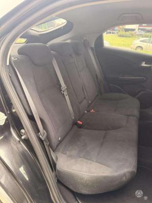 Black Honda Civic 2013 in Vilnius, with an engine capacity of 1.60 L and mileage of 104 thousand km for 6950 €, photo 17 on AUTOMOTO.COM.LV