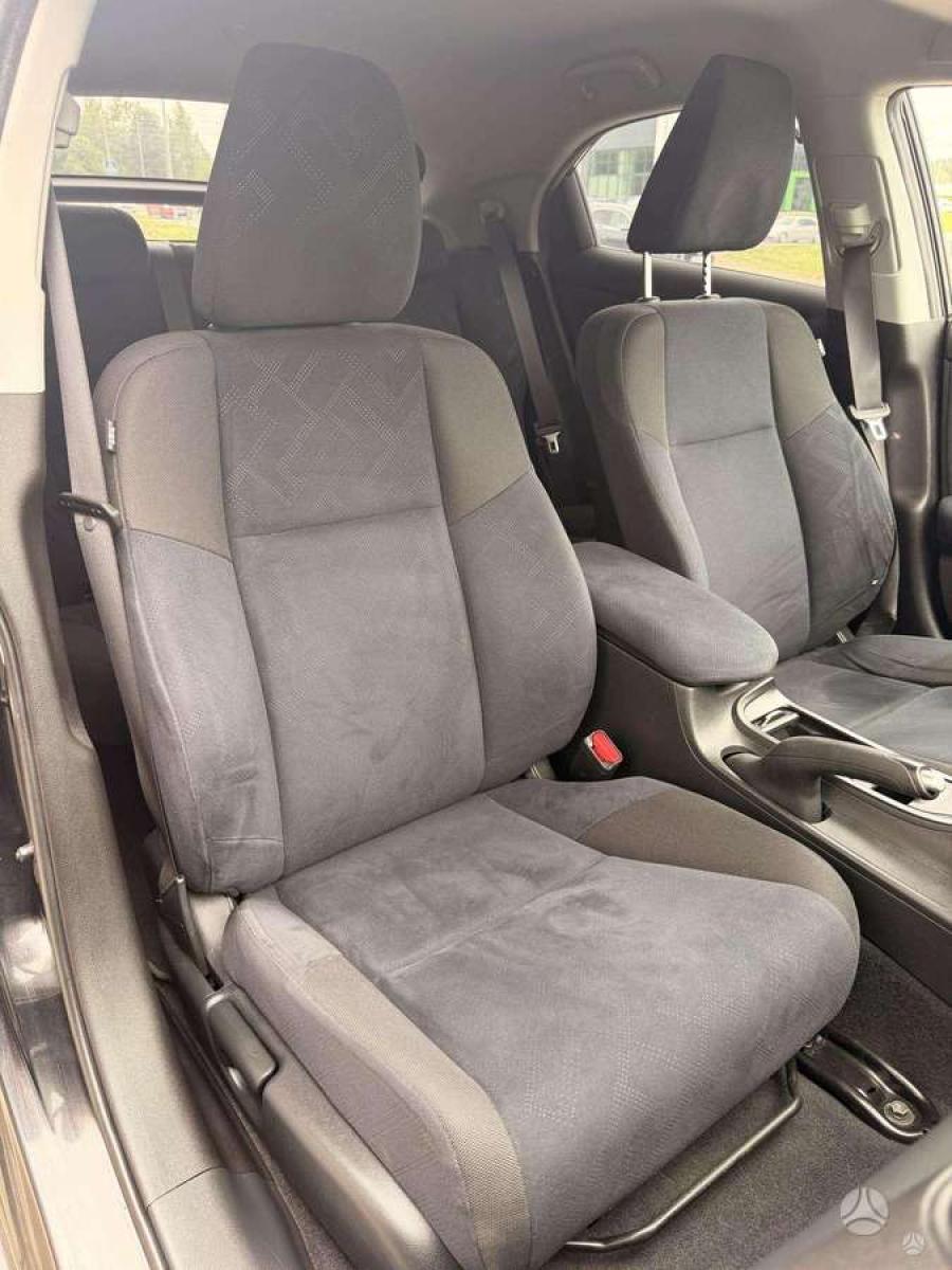 Black Honda Civic 2013 in Vilnius, with an engine capacity of 1.60 L and mileage of 104 thousand km for 6950 €, photo 18 on AUTOMOTO.COM.LV