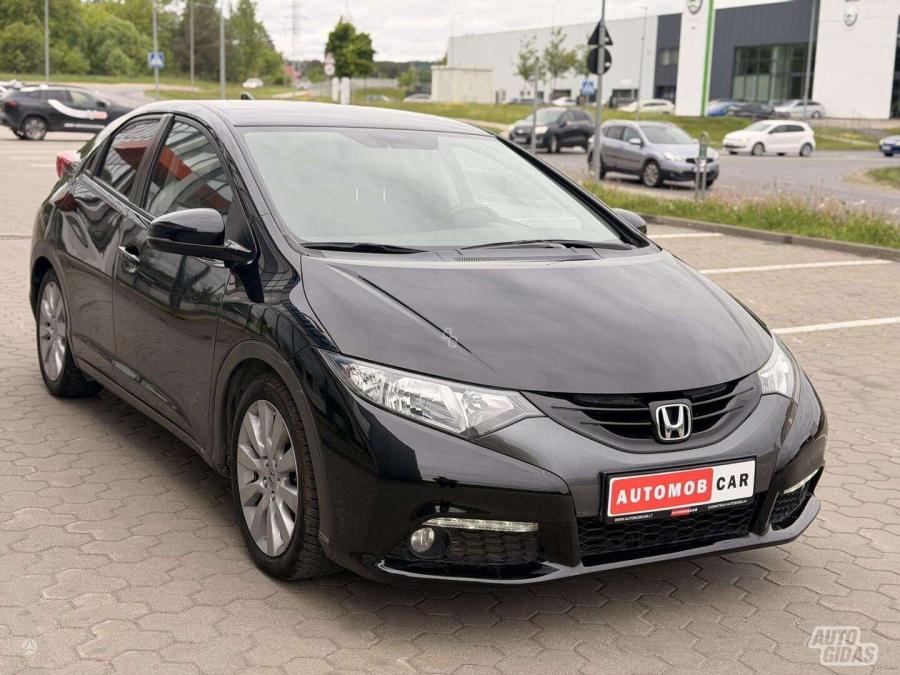 Black Honda Civic 2013 in Vilnius, with an engine capacity of 1.60 L and mileage of 104 thousand km for 6950 €, photo 4 on AUTOMOTO.COM.LV