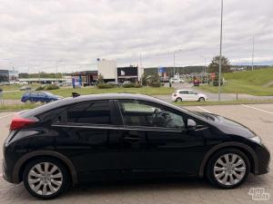 Black Honda Civic 2013 in Vilnius, with an engine capacity of 1.60 L and mileage of 104 thousand km for 6950 €, photo 6 on AUTOMOTO.COM.LV