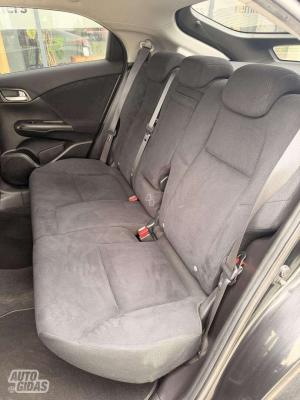 Black Honda Civic 2013 in Vilnius, with an engine capacity of 1.60 L and mileage of 104 thousand km for 6950 €, photo 14 on AUTOMOTO.COM.LV