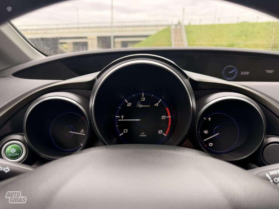 Black Honda Civic 2013 in Vilnius, with an engine capacity of 1.60 L and mileage of 104 thousand km for 6950 €, photo 23 on AUTOMOTO.COM.LV