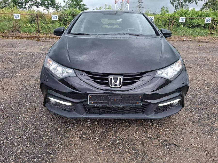 Black Honda Civic 2013 in Alytus, with an engine capacity of 1.60 L and mileage of 220 thousand km for 5500 €, photo 9 on AUTOMOTO.COM.LV