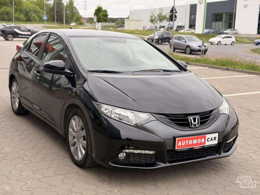 Black Honda Civic 2013 in Vilnius, with an engine capacity of 1.60 L and mileage of 104 thousand km for 6950 €, photo 4 on AUTOMOTO.COM.LV