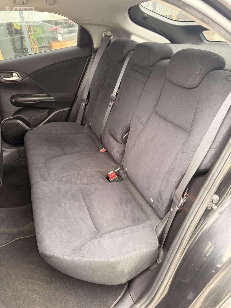 Black Honda Civic 2013 in Vilnius, with an engine capacity of 1.60 L and mileage of 104 thousand km for 6950 €, photo 15 on AUTOMOTO.COM.LV
