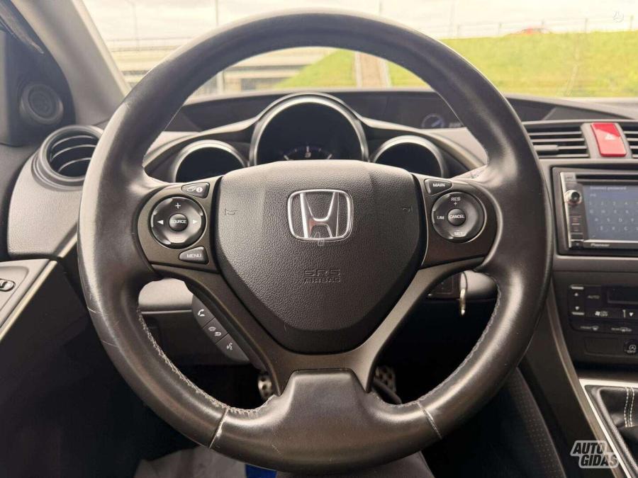 Black Honda Civic 2013 in Vilnius, with an engine capacity of 1.60 L and mileage of 104 thousand km for 6950 €, photo 19 on AUTOMOTO.COM.LV