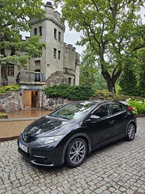 Melns Honda Civic 2013 Tallina, ar dzinēja tilpumu 1.80 L un nobraukumu 150 tūkst. km par 7500 €, foto 1 vietnē AUTOMOTO.COM.LV