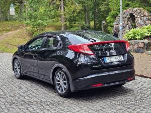 Melns Honda Civic 2013 Tallina, ar dzinēja tilpumu 1.80 L un nobraukumu 150 tūkst. km par 7500 €, foto 6 vietnē AUTOMOTO.COM.LV