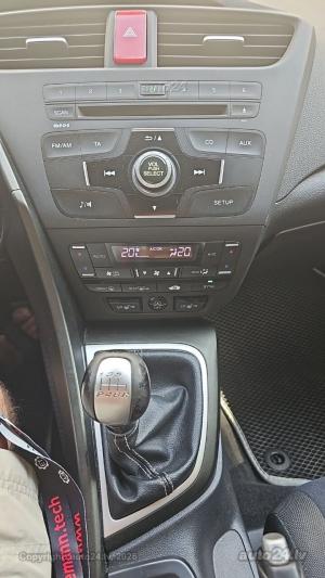 Melns Honda Civic 2013 Tallina, ar dzinēja tilpumu 1.80 L un nobraukumu 150 tūkst. km par 7500 €, foto 14 vietnē AUTOMOTO.COM.LV