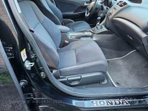 Melns Honda Civic 2013 Tallina, ar dzinēja tilpumu 1.80 L un nobraukumu 150 tūkst. km par 7500 €, foto 21 vietnē AUTOMOTO.COM.LV