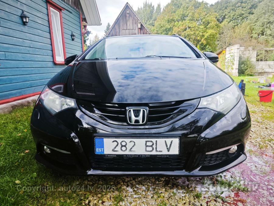 Black Honda Civic 2014 in Tallinn, with an engine capacity of 1.80 L and mileage of 356 thousand km for 4300 €, photo 4 on AUTOMOTO.COM.LV