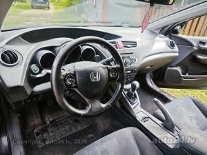 Black Honda Civic 2014 in Tallinn, with an engine capacity of 1.80 L and mileage of 356 thousand km for 4300 €, photo 9 on AUTOMOTO.COM.LV