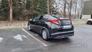 Melns Honda Civic 2015 Tallina, ar dzinēja tilpumu 1.80 L un nobraukumu 100 tūkst. km par 10990 €, foto 3 vietnē AUTOMOTO.COM.LV