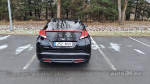 Melns Honda Civic 2015 Tallina, ar dzinēja tilpumu 1.80 L un nobraukumu 100 tūkst. km par 10990 €, foto 4 vietnē AUTOMOTO.COM.LV