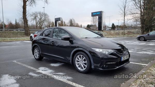 Black Honda Civic 2015 in Tallinn, with an engine capacity of 1.80 L and mileage of 100 thousand km for 10990 €, photo 8 on AUTOMOTO.COM.LV