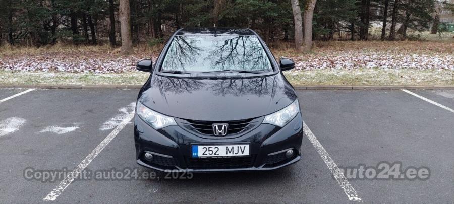 Melns Honda Civic 2015 Tallina, ar dzinēja tilpumu 1.80 L un nobraukumu 100 tūkst. km par 10990 €, foto 9 vietnē AUTOMOTO.COM.LV