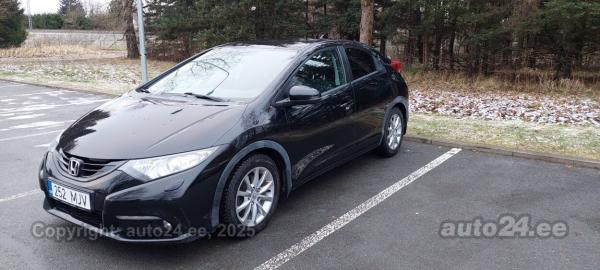 Black Honda Civic 2015 in Tallinn, with an engine capacity of 1.80 L and mileage of 100 thousand km for 10990 €, photo 10 on AUTOMOTO.COM.LV