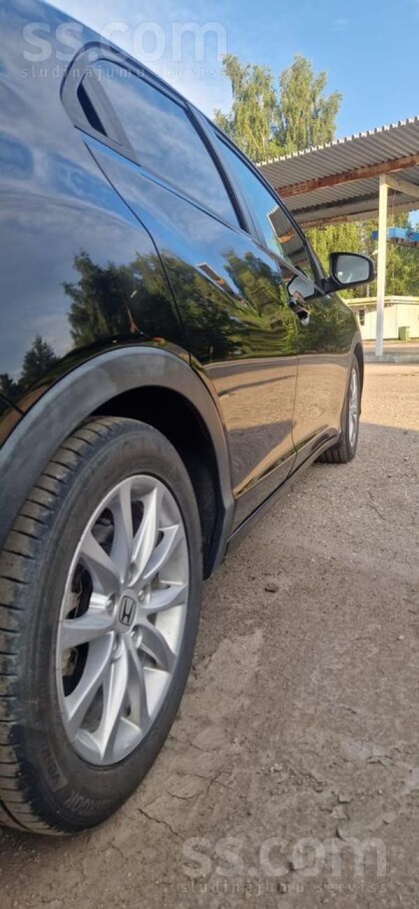 Melns Honda Civic 2015 Rīga, ar dzinēja tilpumu 1.40 L un nobraukumu 172 tūkst. km par 6500 €, foto 3 vietnē AUTOMOTO.COM.LV