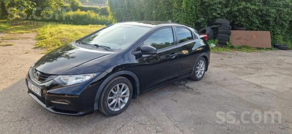 Melns Honda Civic 2015 Rīga, ar dzinēja tilpumu 1.40 L un nobraukumu 172 tūkst. km par 6500 €, foto 5 vietnē AUTOMOTO.COM.LV
