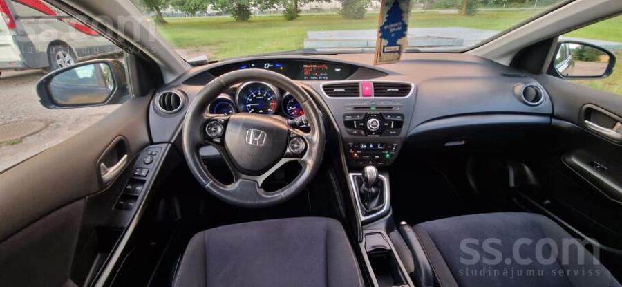 Melns Honda Civic 2015 Rīga, ar dzinēja tilpumu 1.40 L un nobraukumu 172 tūkst. km par 6500 €, foto 13 vietnē AUTOMOTO.COM.LV