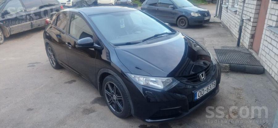 Melns Honda Civic 2015 Rīga, ar dzinēja tilpumu 1.40 L un nobraukumu 178 tūkst. km par 6750 €, foto 4 vietnē AUTOMOTO.COM.LV