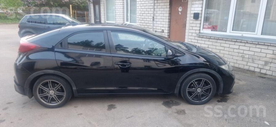 Melns Honda Civic 2015 Rīga, ar dzinēja tilpumu 1.40 L un nobraukumu 178 tūkst. km par 6750 €, foto 1 vietnē AUTOMOTO.COM.LV