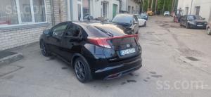 Melns Honda Civic 2015 Rīga, ar dzinēja tilpumu 1.40 L un nobraukumu 178 tūkst. km par 6750 €, foto 8 vietnē AUTOMOTO.COM.LV
