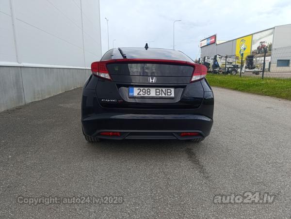 Melns Honda Civic 2015 Rakvere, ar dzinēja tilpumu 1.80 L un nobraukumu 108 tūkst. km par 9000 €, foto 3 vietnē AUTOMOTO.COM.LV