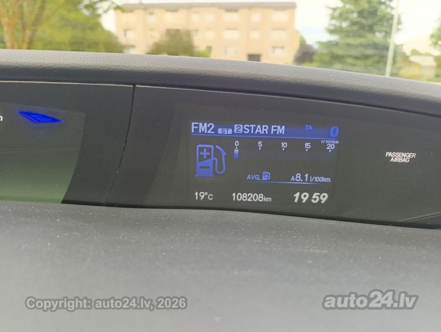 Melns Honda Civic 2015 Rakvere, ar dzinēja tilpumu 1.80 L un nobraukumu 108 tūkst. km par 9000 €, foto 5 vietnē AUTOMOTO.COM.LV
