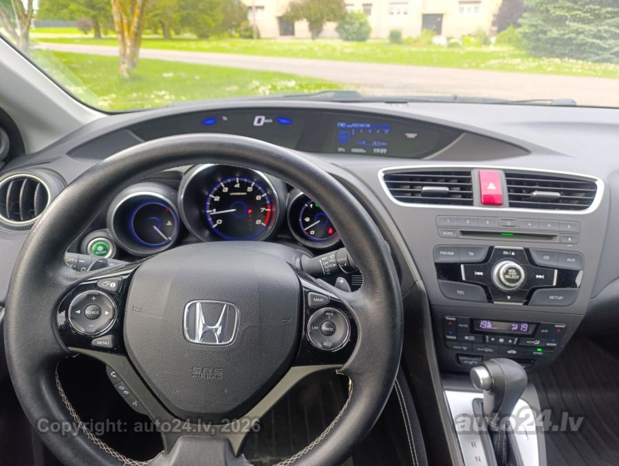 Melns Honda Civic 2015 Rakvere, ar dzinēja tilpumu 1.80 L un nobraukumu 108 tūkst. km par 9000 €, foto 6 vietnē AUTOMOTO.COM.LV