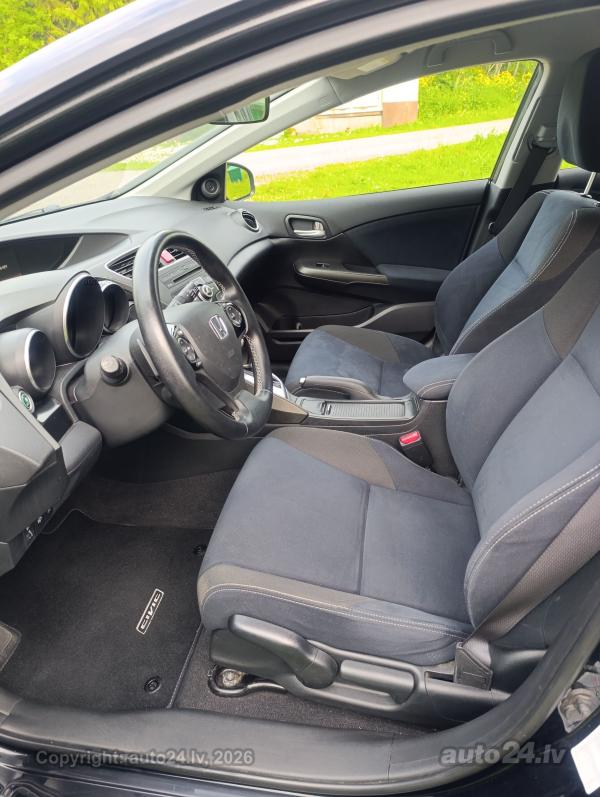 Melns Honda Civic 2015 Rakvere, ar dzinēja tilpumu 1.80 L un nobraukumu 108 tūkst. km par 9000 €, foto 6 vietnē AUTOMOTO.COM.LV