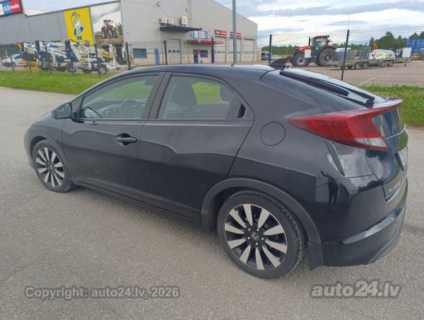 Melns Honda Civic 2015 Rakvere, ar dzinēja tilpumu 1.80 L un nobraukumu 108 tūkst. km par 9000 €, foto 9 vietnē AUTOMOTO.COM.LV