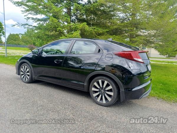 Melns Honda Civic 2015 Rakvere, ar dzinēja tilpumu 1.80 L un nobraukumu 108 tūkst. km par 9000 €, foto 10 vietnē AUTOMOTO.COM.LV