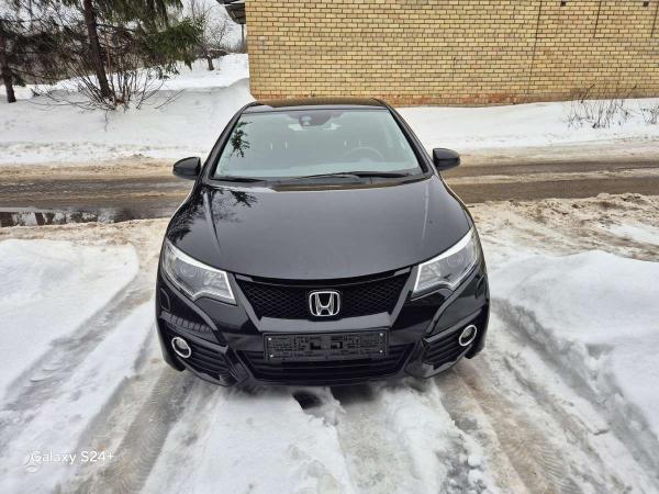 Black Honda Civic 2016 in Alytus, with an engine capacity of 1.40 L and mileage of 195 thousand km for 7500 €, photo 5 on AUTOMOTO.COM.LV