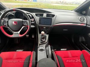 Black Honda Civic 2016 in Tallinn, with an engine capacity of 2.00 L and mileage of 7 thousand km for 21999 €, photo 9 on AUTOMOTO.COM.LV