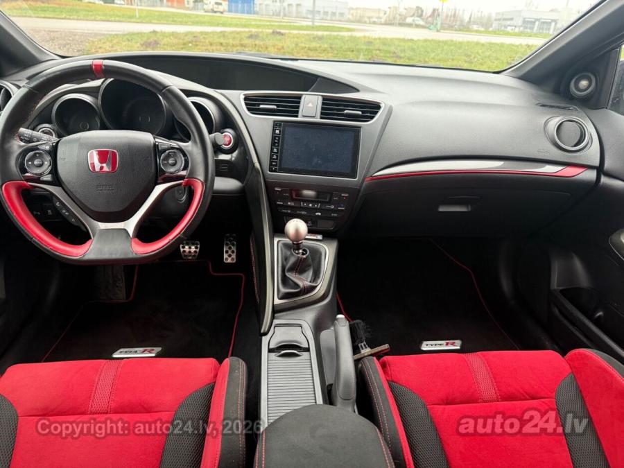 Black Honda Civic 2016 in Tallinn, with an engine capacity of 2.00 L and mileage of 7 thousand km for 21999 €, photo 9 on AUTOMOTO.COM.LV