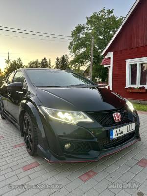 Melns Honda Civic 2016 Tallina, ar dzinēja tilpumu 2.00 L un nobraukumu 160 tūkst. km par 18900 €, foto 3 vietnē AUTOMOTO.COM.LV