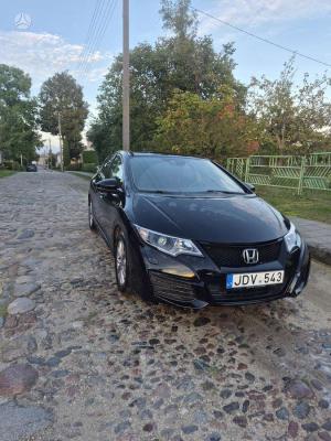 Black Honda Civic 2016 in Joniskis, with an engine capacity of 1.34 L and mileage of 123 thousand km for 8300 €, photo  on AUTOMOTO.COM.LV