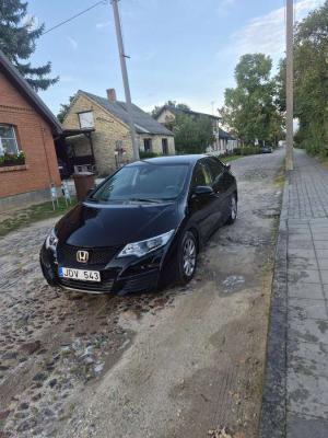 Black Honda Civic 2016 in Joniskis, with an engine capacity of 1.34 L and mileage of 123 thousand km for 8300 €, photo 3 on AUTOMOTO.COM.LV