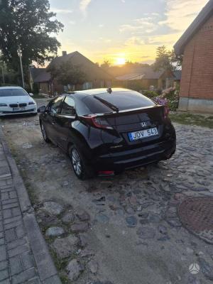 Black Honda Civic 2016 in Joniskis, with an engine capacity of 1.34 L and mileage of 123 thousand km for 8300 €, photo 5 on AUTOMOTO.COM.LV