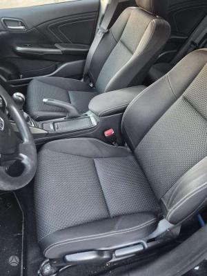 Black Honda Civic 2016 in Joniskis, with an engine capacity of 1.34 L and mileage of 123 thousand km for 8300 €, photo 7 on AUTOMOTO.COM.LV