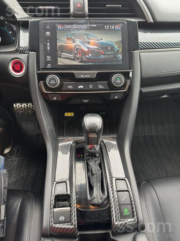 Black Honda Civic 2017 in Kuldiga, with an engine capacity of 1.00 L and mileage of 119 thousand km for 11500 €, photo 4 on AUTOMOTO.COM.LV