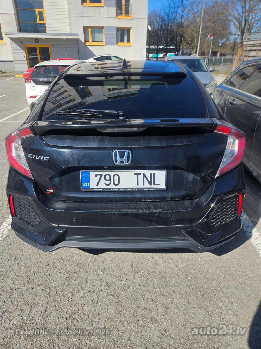 Melns Honda Civic 2018 Tallina, ar dzinēja tilpumu 1.00 L un nobraukumu 126 tūkst. km par 10000 €, foto 6 vietnē AUTOMOTO.COM.LV