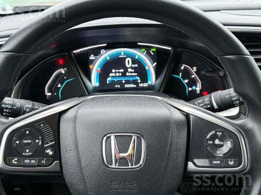 Black Honda Civic 2018 in Riga, with an engine capacity of 1.60 L and mileage of 223 thousand km for 12450 €, photo 24 on AUTOMOTO.COM.LV