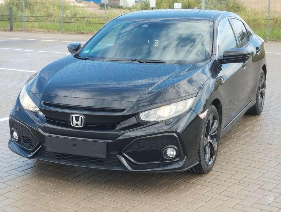 Melns Honda Civic 2018 Tauragė, ar dzinēja tilpumu 0.99 L un nobraukumu 128 tūkst. km par 9200 €, foto 1 vietnē AUTOMOTO.COM.LV